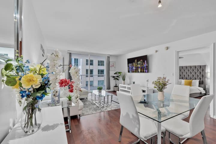 Amazing 1 Bed In Brickell Key W/ Free Pkg - Miami, FL