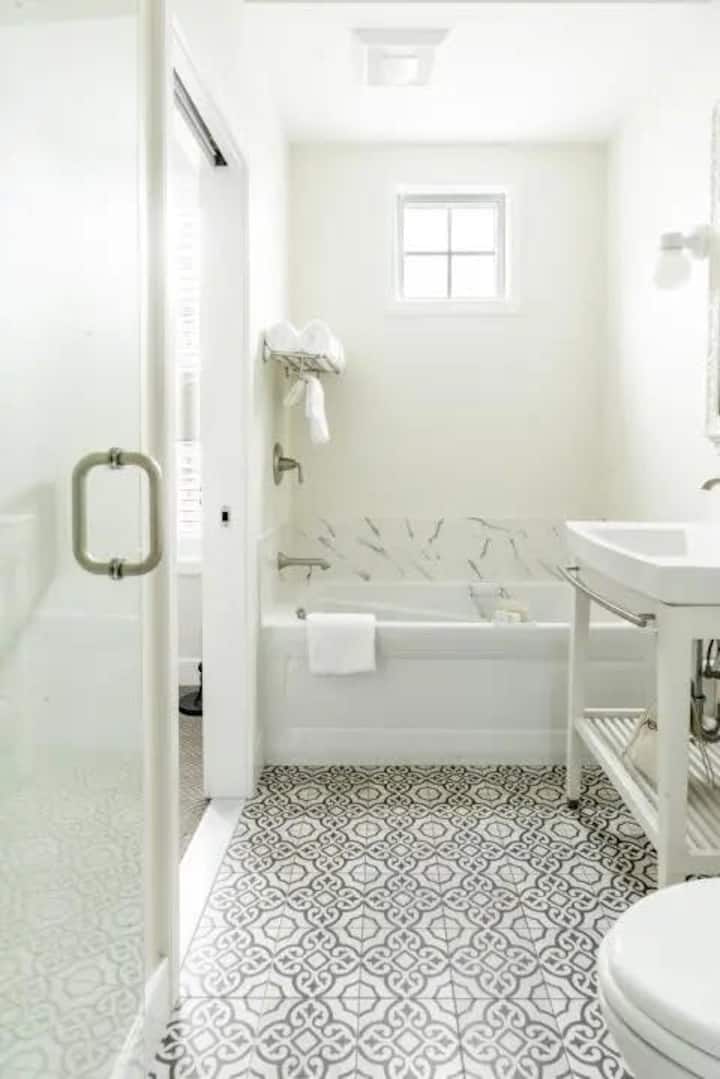 Spa Treatments & Luxe Décor For A Tranquil Stay - Ipswich, MA