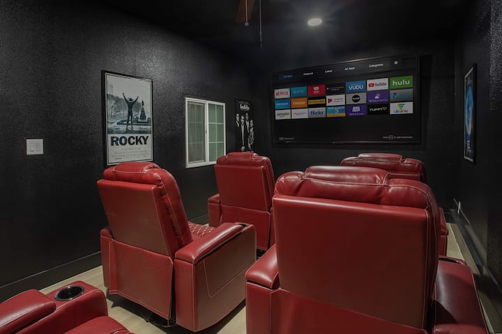 Dreamy 5br Retreat W/ Games, Movie Theater, +More! - North Las Vegas, NV