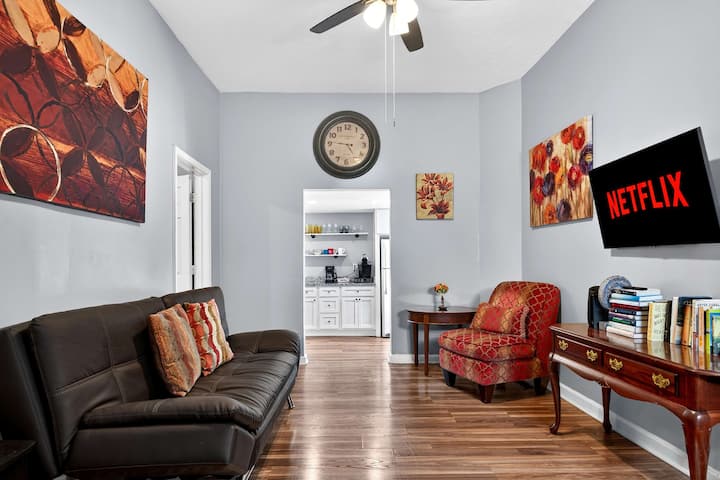 Walkable Charming Home Near Shelby Park District - Louisville, KY