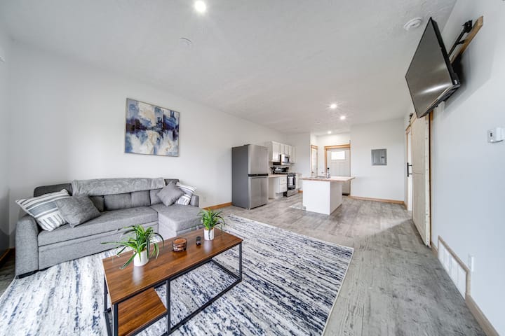 Sunny Condo W/ Golf Views Near Lake Erie! - North East, PA