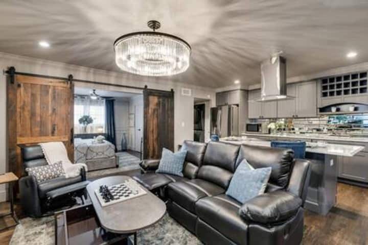 Luxury Condo In Quiet Residential Neighborhood - Vickery Meadow - Dallas
