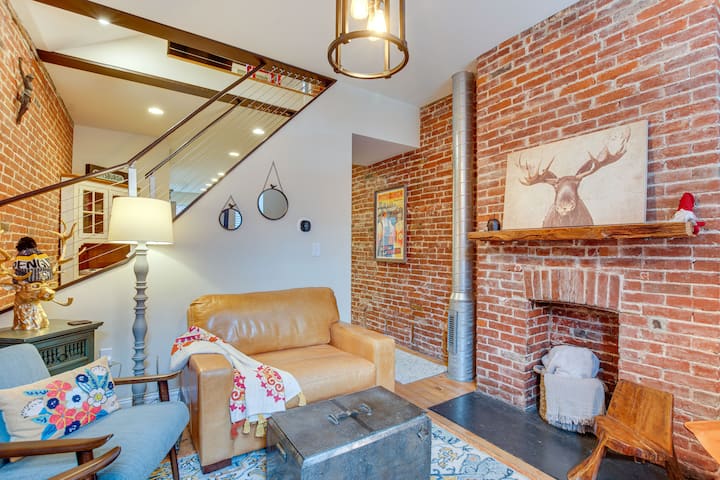 3 Mi To Dtwn: Charming Row House In Pittsburgh - Pittsburgh, PA