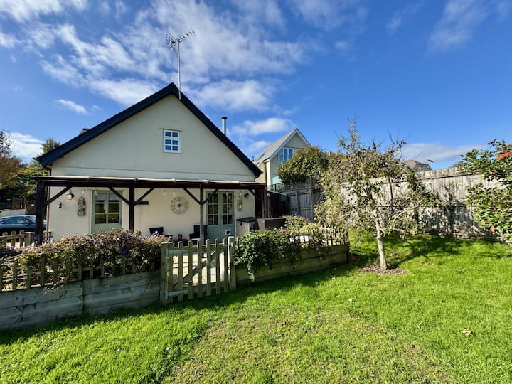 Harvest Cottage - Charming Dog-friendly Cottage - Sidmouth