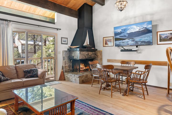 Updated Condo! Perfect For Fam Getaway! Sauna +Hoa - North Lake Tahoe, CA