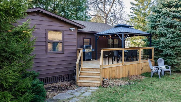 Cameron's Peaceful Pines, King Bed! - Bayfield