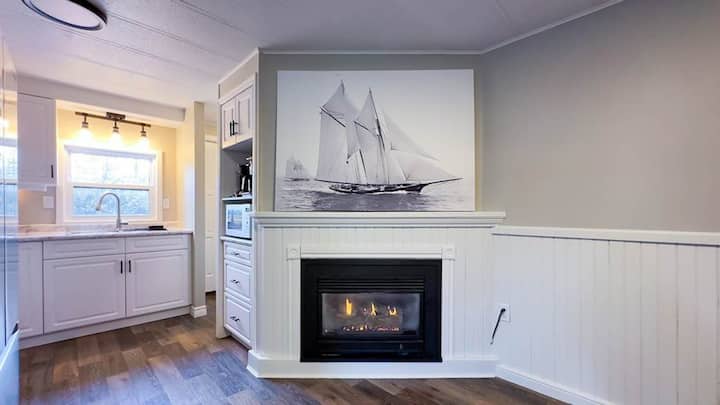 Cameron's Peaceful Pines, King Bed! - Bayfield