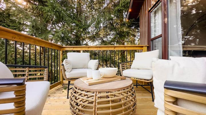 Cameron's Peaceful Pines, King Bed! - Bayfield