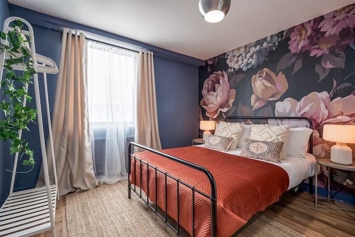 City Centre | 2-bed + 2 Baths | Free Parking - Belfast