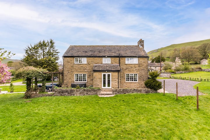Malham Wellbeing Escape 5bd, Hot Tubs, Fire, Yoga - Horton in Ribblesdale