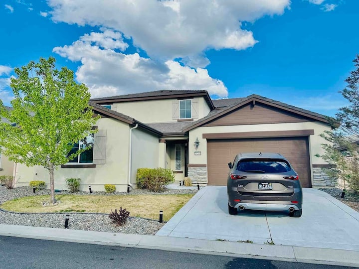 2 Kitchens 2 Laundry 2 Masters Sleeps 16 4bd/3.5ba - Reno, NV