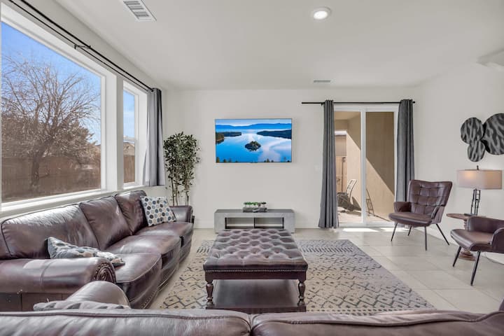 2 Kitchens 2 Laundry 2 Masters Sleeps 16 4bd/3.5ba - Reno