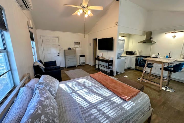 Casita Nueces - Tidy, Cute, Locally Run! - Taylor, TX