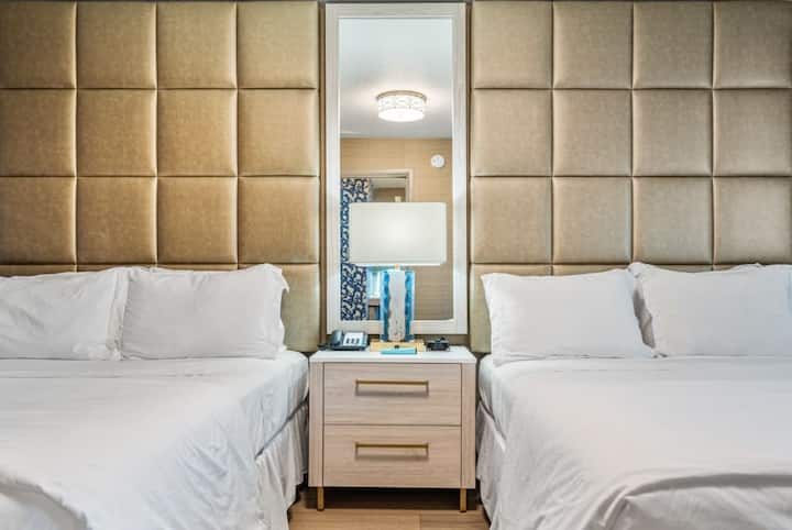 3 Palms Hotel Tucson 2 Queen Bed Suite Pool Court - Oro Valley, AZ