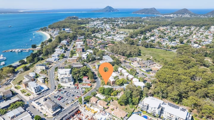 Sunset Towers,1-25 Donald St- In The Heart Of Town - Salamander Bay