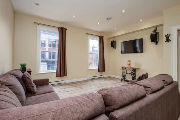 Modern Apt Located On The Iconic Water St. - Saint John's