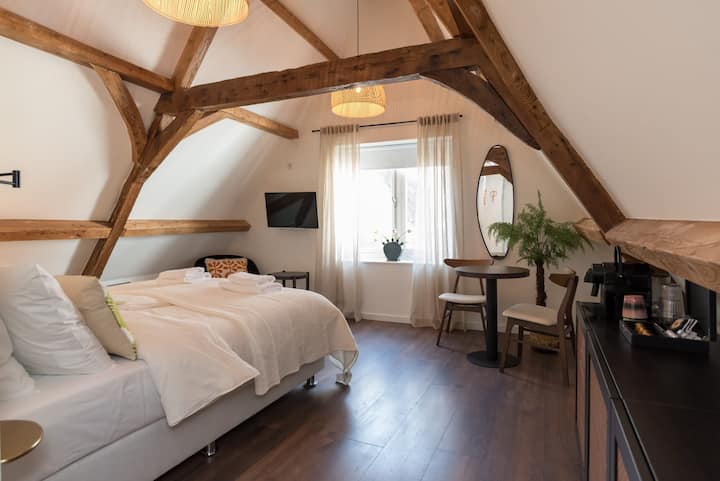Six Boutique Hotel - Romantic Attic Room - Haarlem