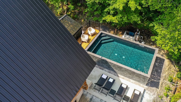 The Animal | Party Time | Piscine, Spa & Montagne - Quebec