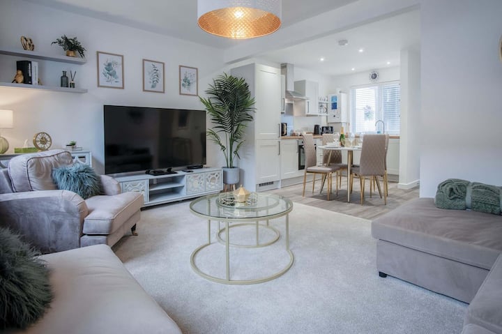 Luxurious Apartment Charlton Mews - 2 Bed - Tenby - Tenby