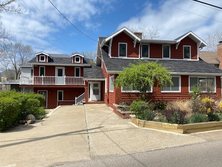 Anchor Beach House And Guest House In Sheridan Bea - Michigan City, IN