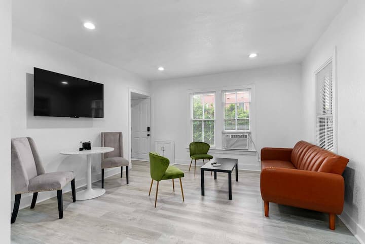 Downtown Orlando 1br • Peaceful + Convenient - Orlando, FL