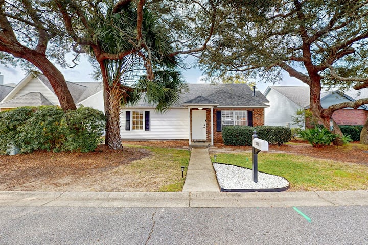 Dog-friendly 3br Near Destin With Fireplace, W/d - Niceville, FL