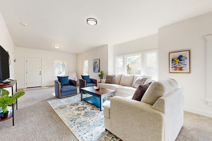 2br Perfectly Located Home With Open Layout & W/d - Bellingham, WA