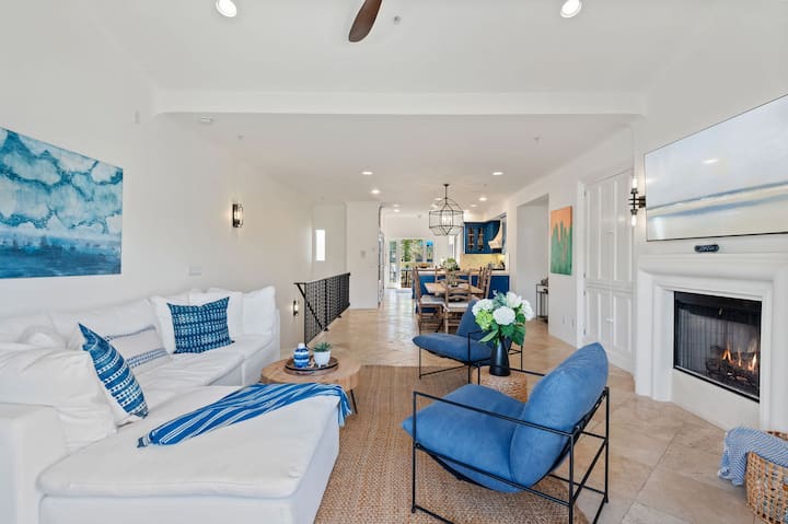 W. Beach Townhome Stuns With Private Rooftop Patio - Santa Barbara, CA