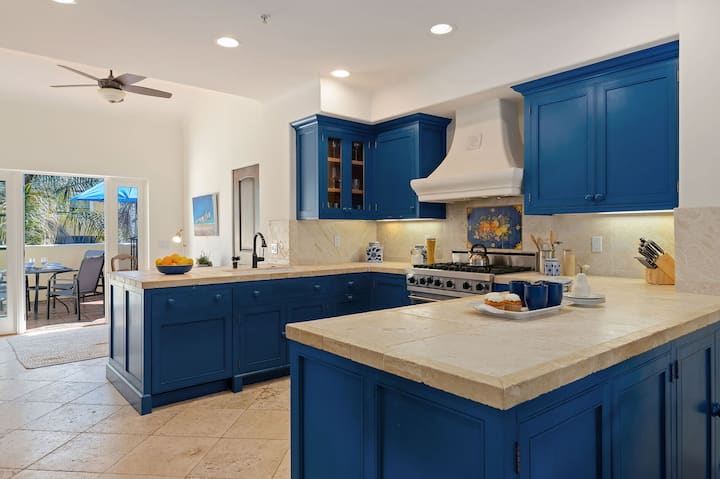 W. Beach Townhome Stuns With Private Rooftop Patio - Santa Barbara, CA