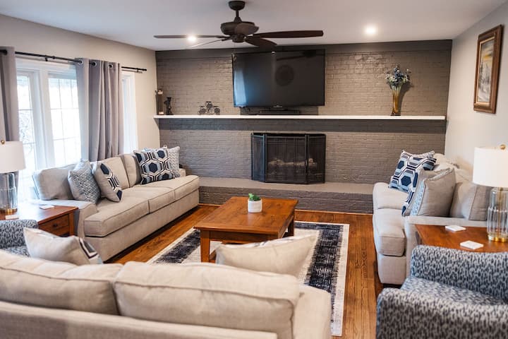 Oak View Inn A Newly Renovated Luxury Guest House - Greer, SC