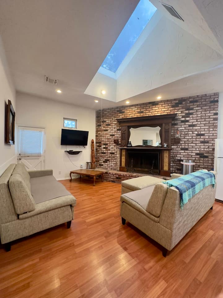 The Washington Retreat: A Presidential Stay - Huntington Beach, CA