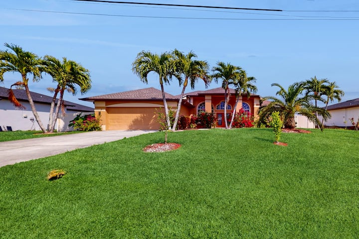 Dog-friendly 4br Near Beaches With Heated Pool - Cape Coral, FL