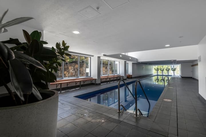 London Circuit City Hideaway! Sauna, Pool And Gym! - Canberra