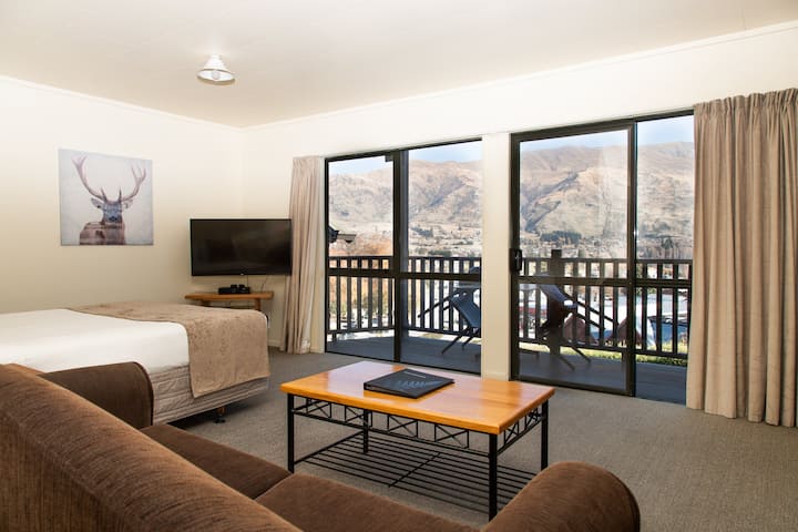 Apartment In Town - Wanaka