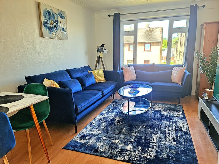 Apartment Sleeps 7 Near Attractions - Dundee