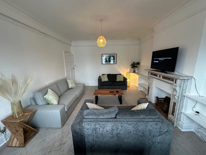 Ashbrook Stert St, 5 Bedroom Property - 迪德科特