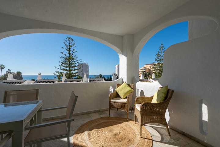 Apartment Sleeps 4 With Sea Views - Benalmádena
