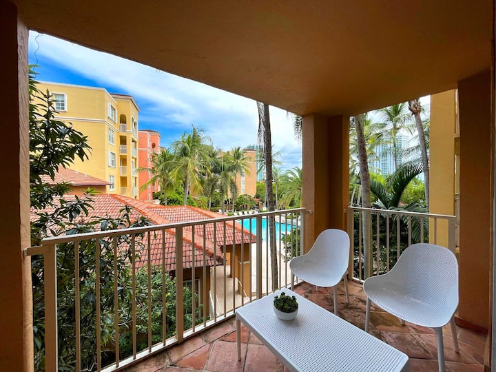 Exclusive Yacht Club Condo 10 Min To The Beach - Aventura, FL
