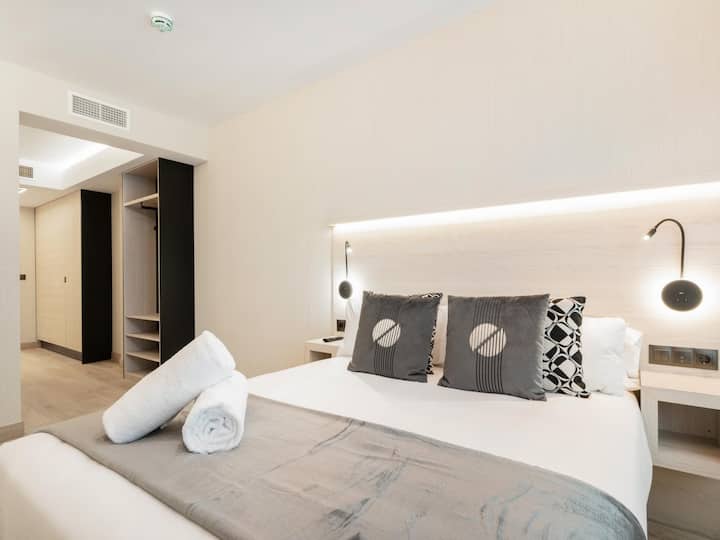 Dobo Sb20 2pax 1accbth - Madrid