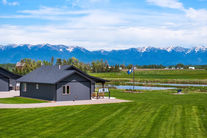 Family Friendly Cabins W/ Mountain & Wildlife View - Kalispell, MT