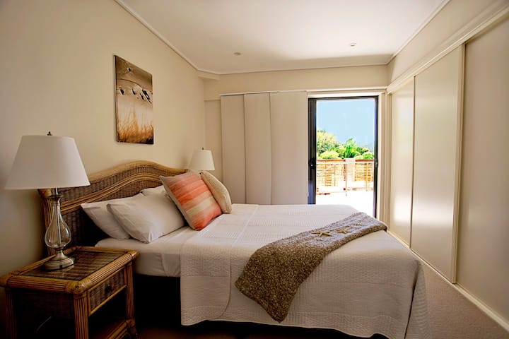 Kingfisher: Beachside Getaway In Agnes Water - Seventeen Seventy