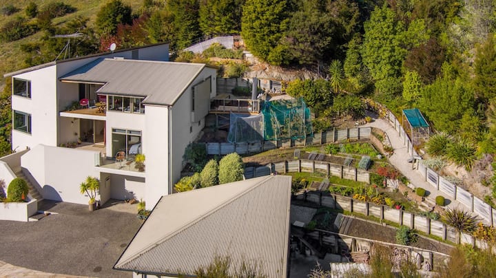 Elevated Views Little Kaiteriteri - South Island