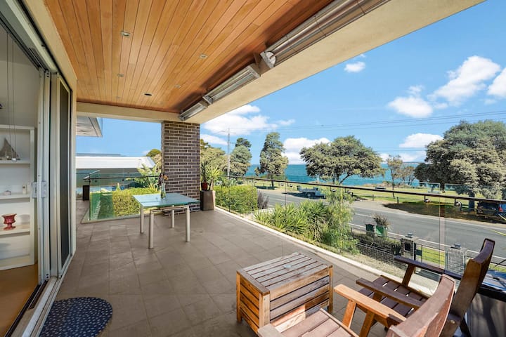 Water Front At Geelong Holiday K Villa - Avalon Airport