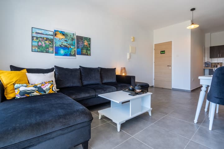 Diamond’s 2-bedroom Apartment In Larnaca - Larnaca