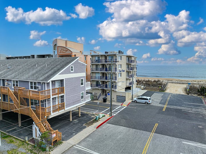 Condo By The Ocean W/private Balcony - Fenwick Island, DE