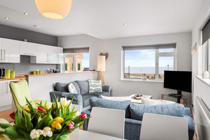 The Bay Apartment - Sea Views, Village Centre - Saundersfoot