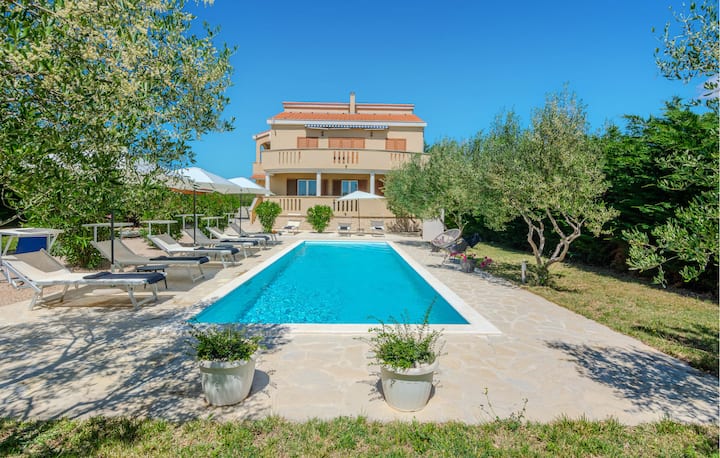 Amazing Home In Polaca With Wifi - Biograd na Moru