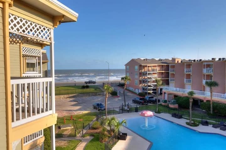 Beautiful Ocean Views At The Victorian - Moody Gardens, Galveston