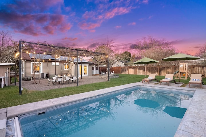 Cozy Bungalow 2 Bedroom Retreat, Pool And Hot Tub - Sonoma, CA