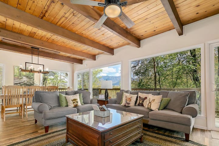 Cozycove•hottub•mtnview•pooltable•freedollywoodtkt - Gatlinburg, TN